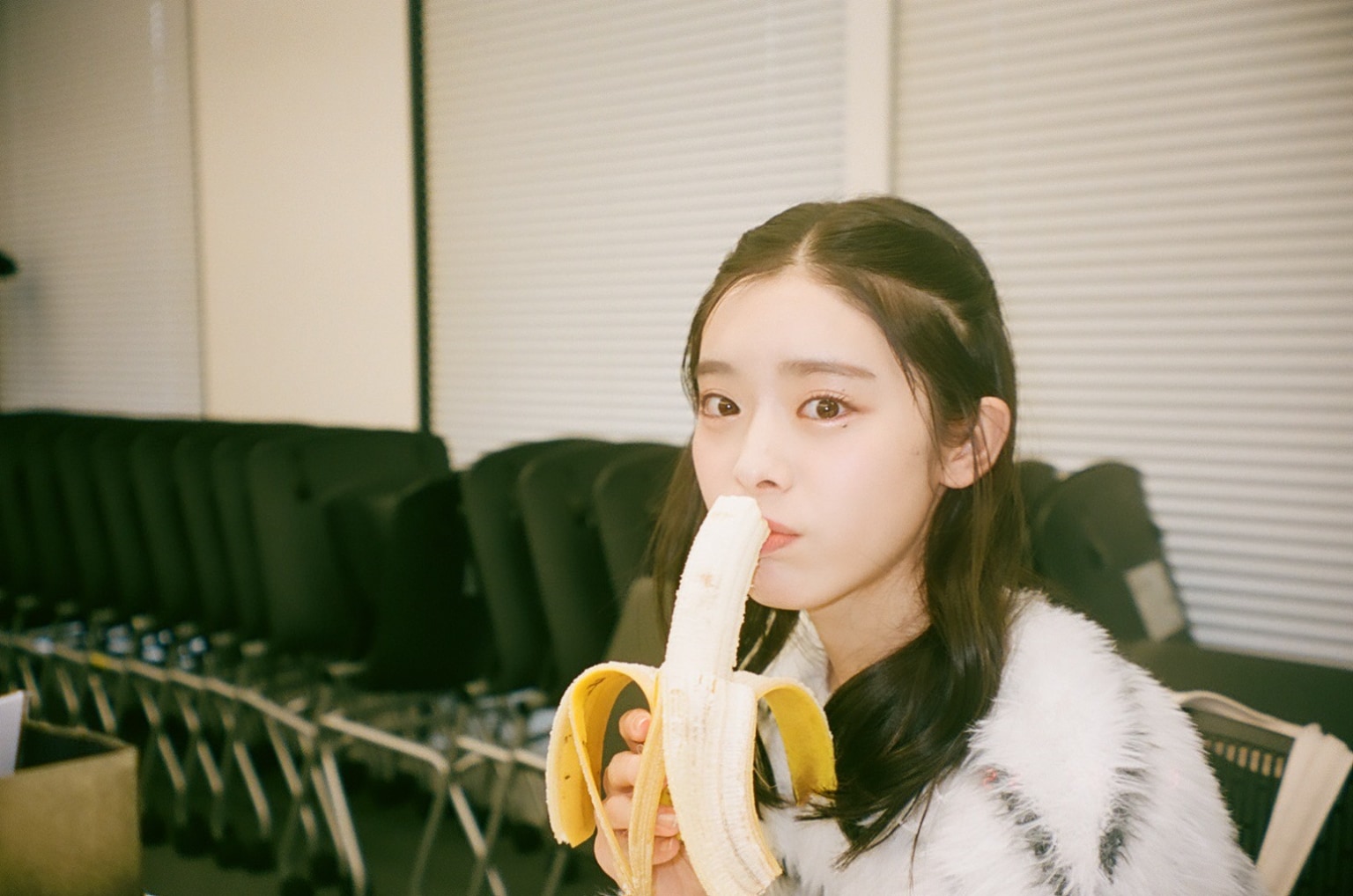 私立恵比寿中学・中山莉子「頬張る中学生」【QJWebカメラ部】 - QJWeb クイック・ジャパン ウェブ