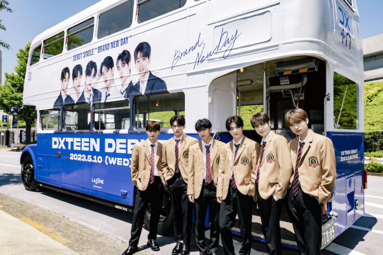 JO1、INIの後続ボーイズグループ「DXTEEN」が、デビュー日にSHIBUYA109にサプライズ登場「まずはオリコン1位を目指したい」 - QJWeb クイック・ジャパン ウェブ