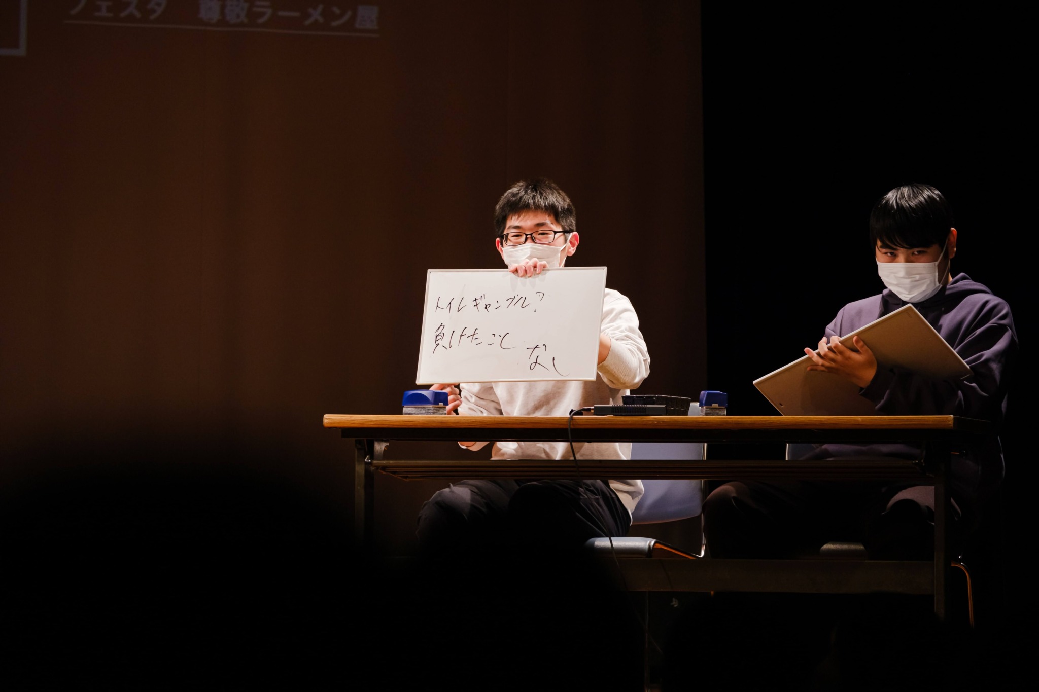 コンビ大喜利決定戦『AUN』の“学生版”が初開催、肉友が頂点に立った4時間半の激戦をレポート - QJWeb クイック・ジャパン ウェブ