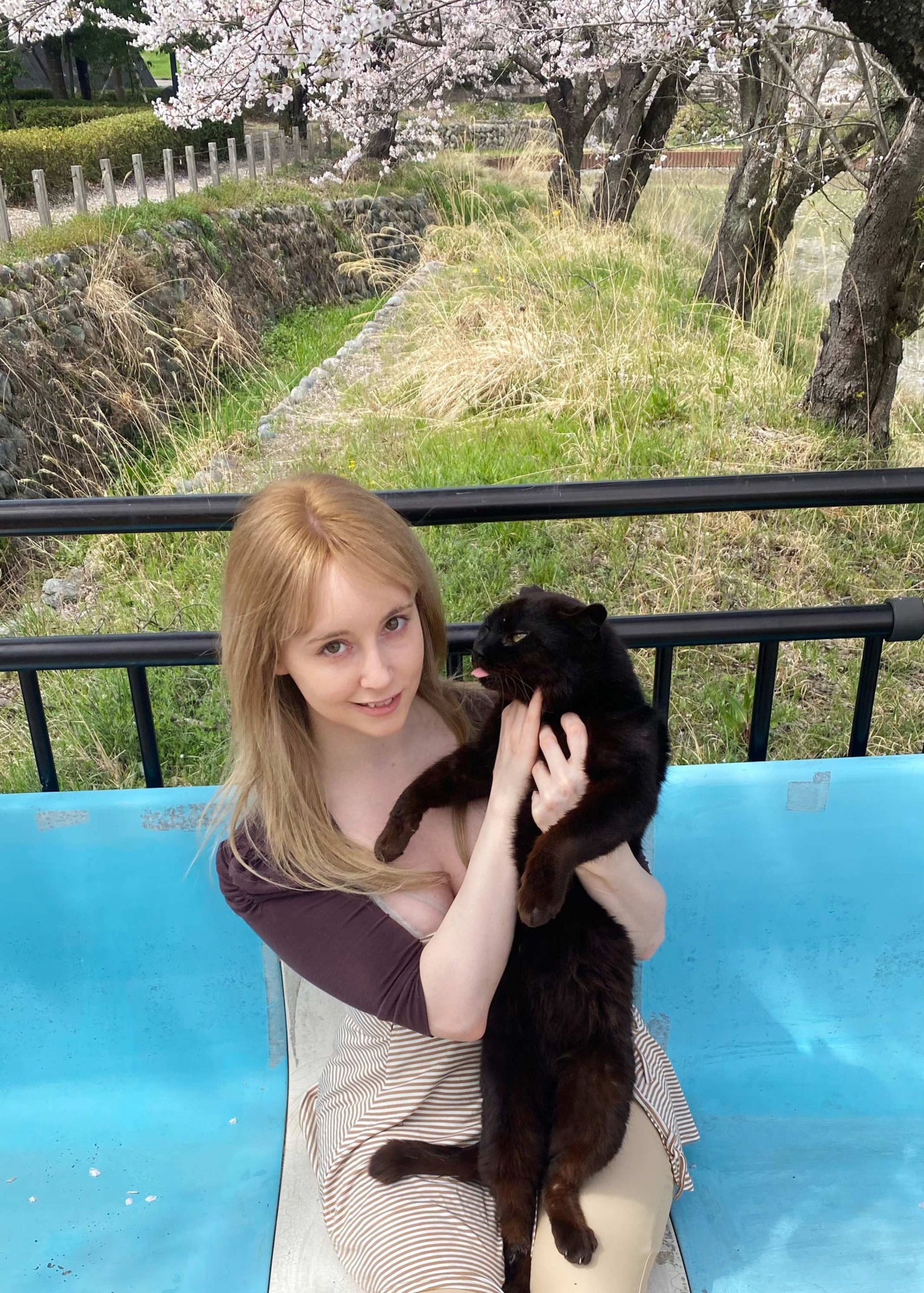 黒船天使、貸切温泉で桜を堪能！「日本の春で一番好きなもの」＜ジェマ・ルイーズの航海日誌 #14＞ - QJWeb クイック・ジャパン ウェブ