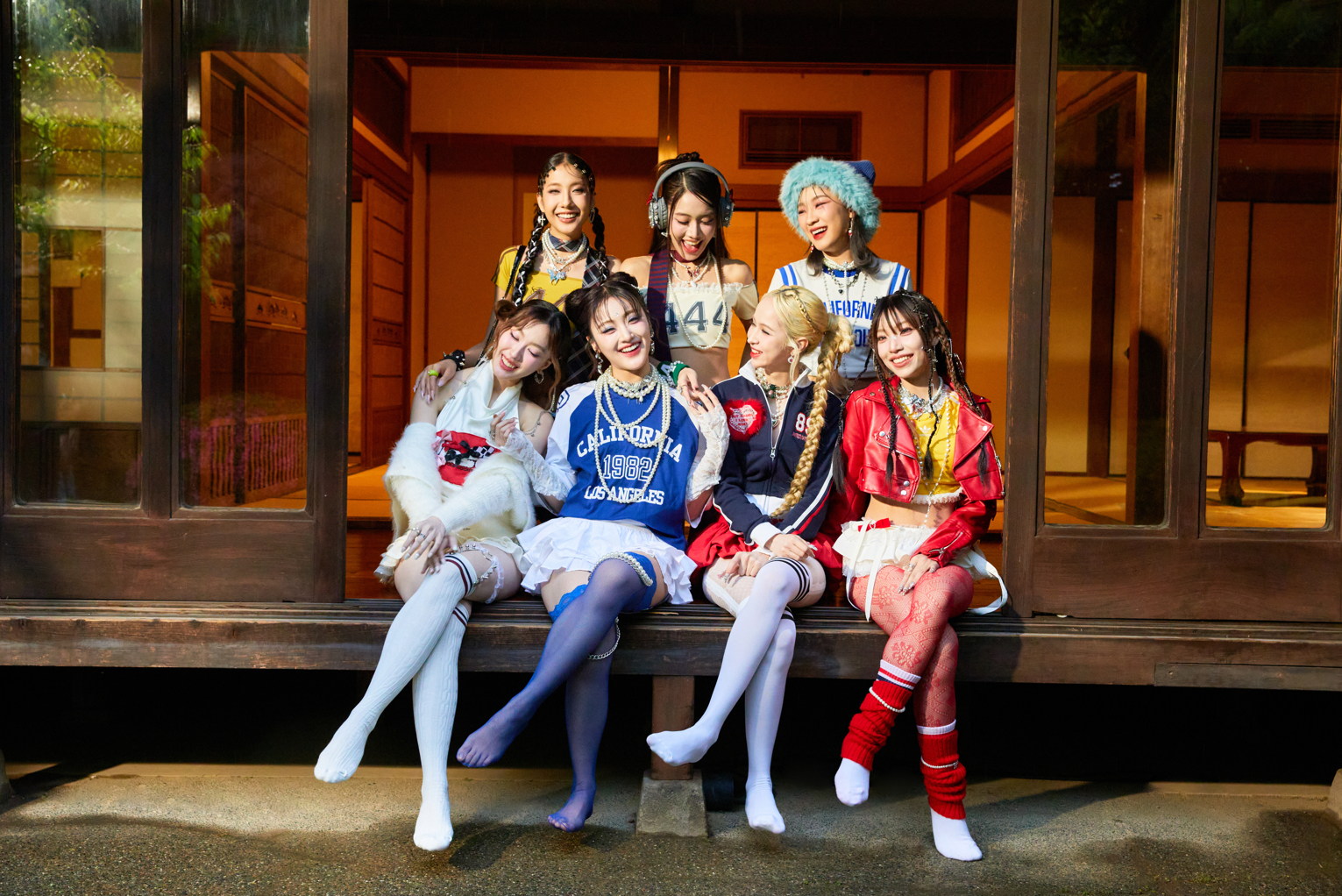 【全80ページ】タイNo.1ガールズグループのフォトブック、日本とタイで同時発売『4EVE in TOKYO おもいでトリップ！』 - QJWeb クイック・ジャパン ウェブ