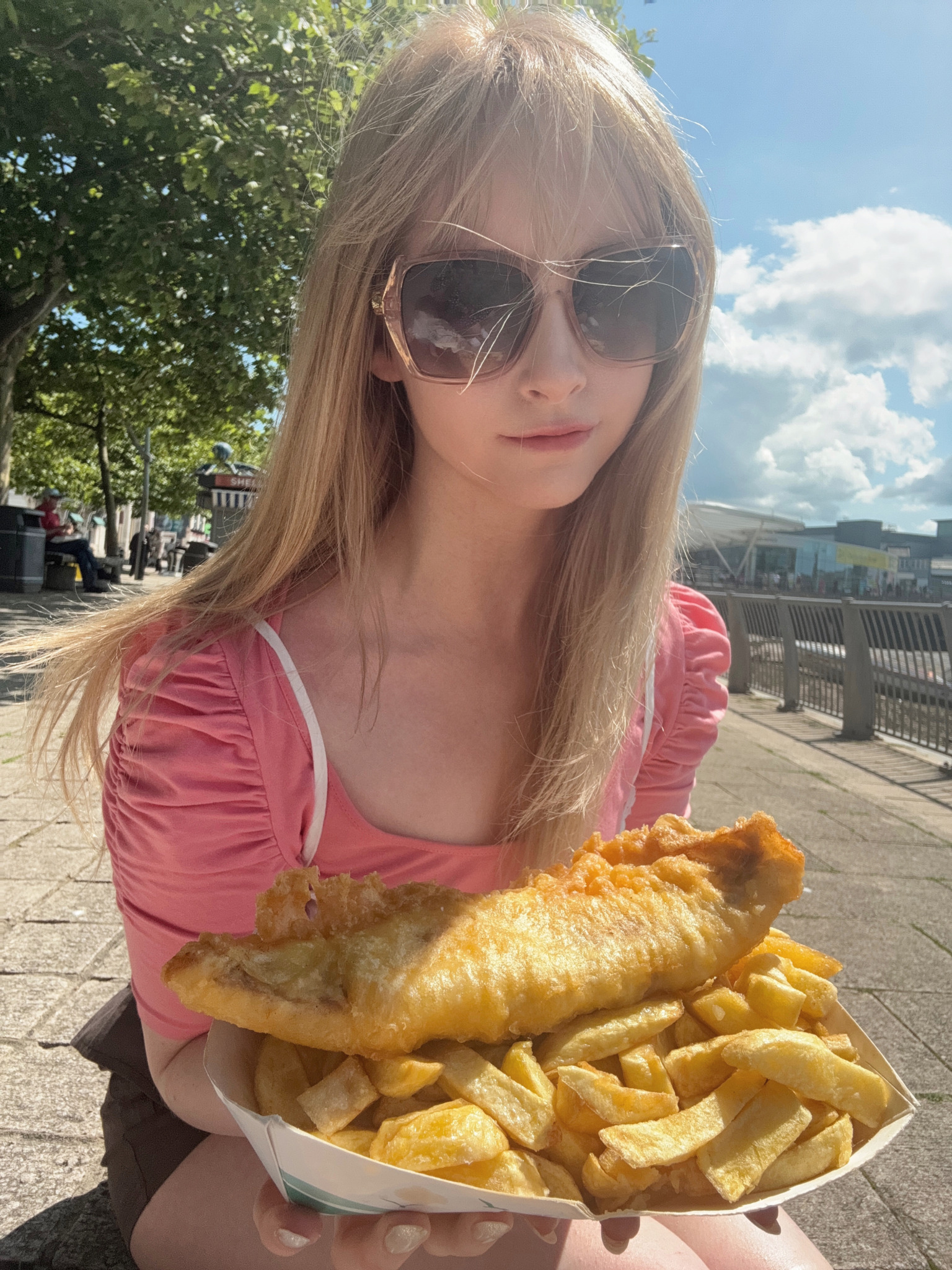 黒船天使、肌の露出が恥ずかしくなった理由「キャミソールで外出するときも気をつけています」＜ジェマ・ルイーズの航海日誌 #17＞ - QJWeb クイック・ジャパン ウェブ