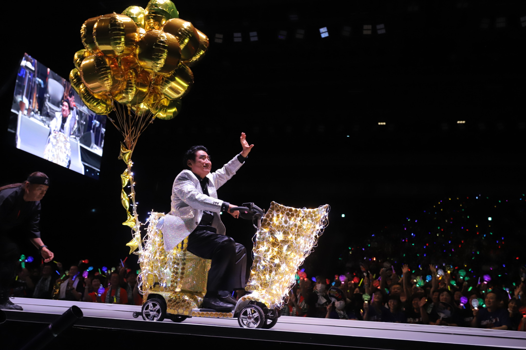 “翔んで”さいたまスーパーアリーナ、『深見東州 オリジナル曲コンサート！』レポート - QJWeb クイック・ジャパン ウェブ