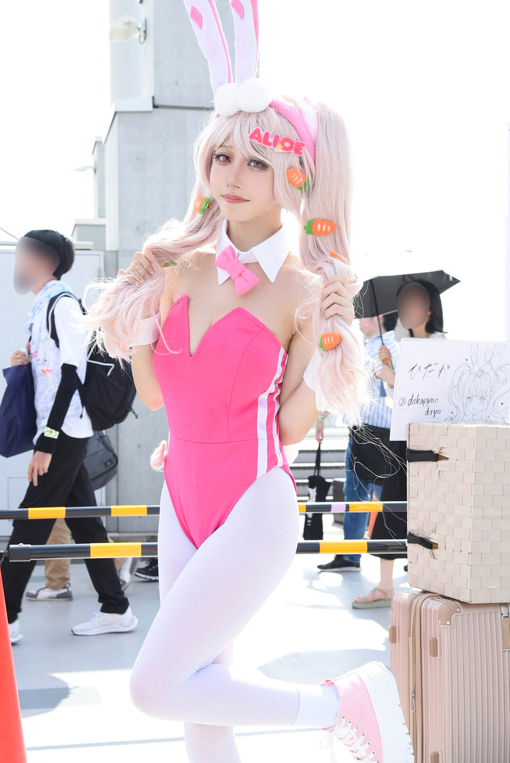 「ビキニの素材感や“日焼けの火照り”具合も見てほしい」水着＆バニー衣装の『NIKKE』レイヤーたちに聞いた“コスプレのこだわり” - QJWeb クイック・ジャパン ウェブ