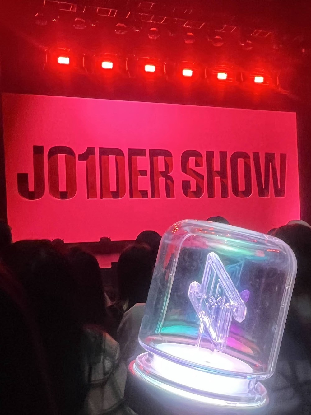 JO1、世界へ。初ワールドツアーの1公演目を日本から参加したJAMが現地レポート - QJWeb クイック・ジャパン ウェブ